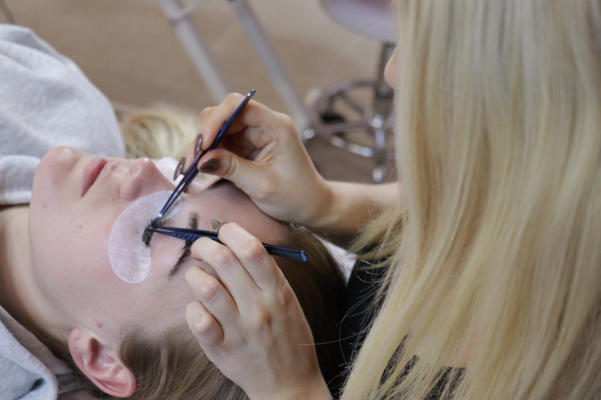What Qualifications Do I Need to Become a Lash Technician? - Pinkfishes ...